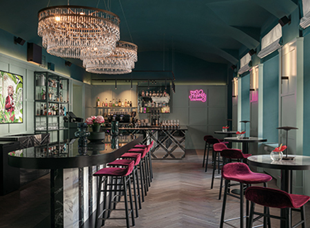 Discover the Liquid Art in The Monkey Bar Prague | Prague Art Week 26